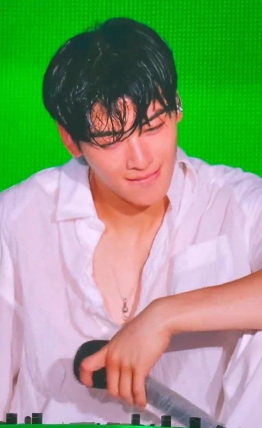 ASTRO's Cha Eunwoo Bares His Abs In Sexy "2024 Waterbomb" Performance ...