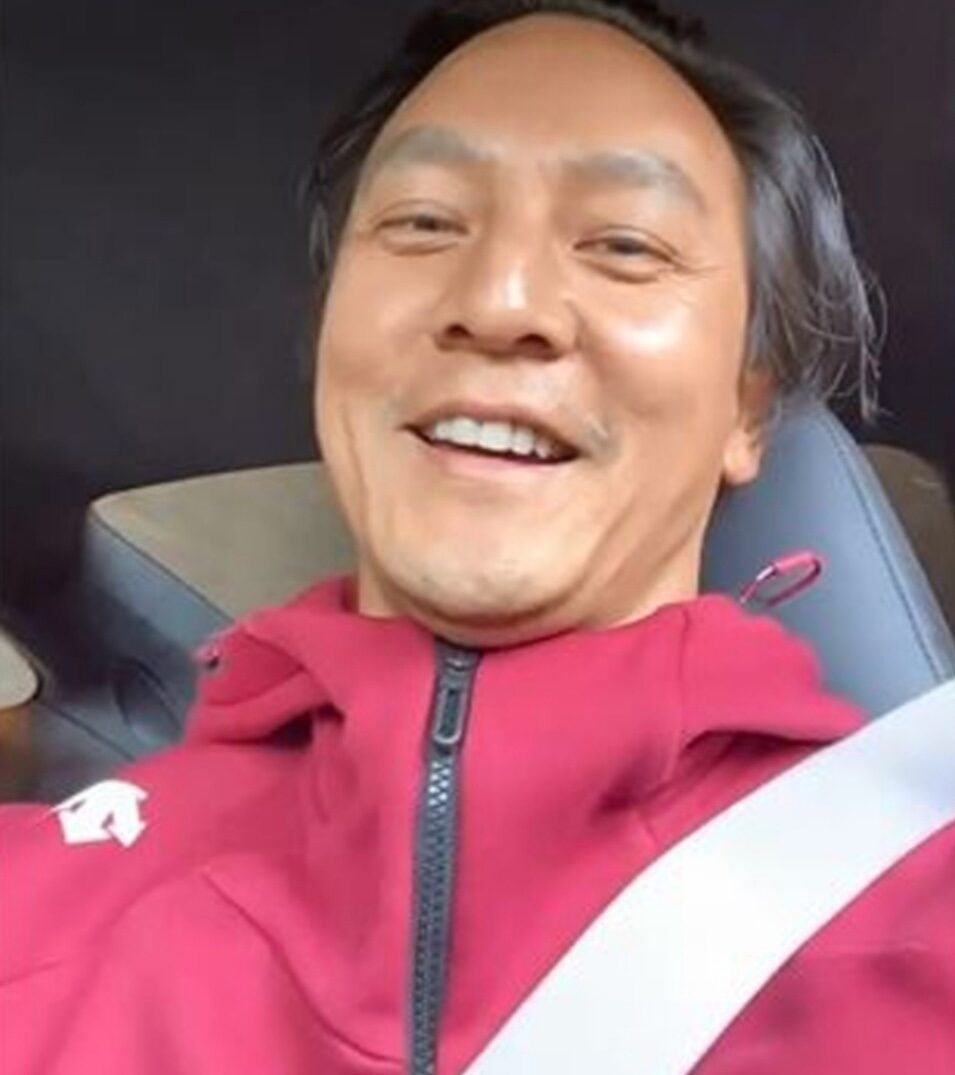 49-Year-Old Actor Called "Old And Wrinkly" Looks Years Younger In New ...