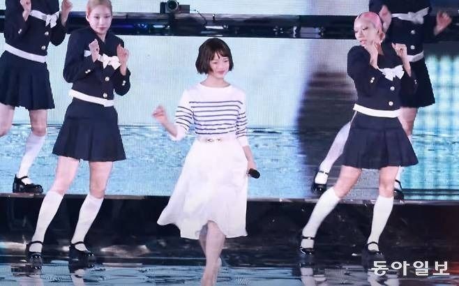 NewJeans' Hanni Goes Super Viral With Her Solo Live Performance - Koreaboo