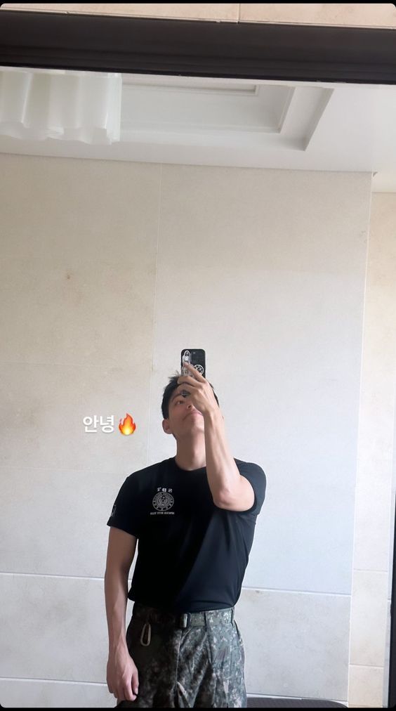 BTS's V Looks Unrecognizable After Buff Military Transformation - Koreaboo