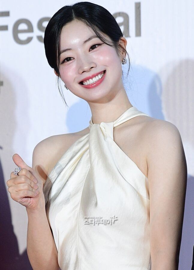 TWICE's Dahyun Shows Off Chemistry With B1A4's Jinyoung At Busan International Film Festival ...