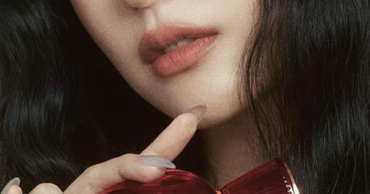 Kim Ji Won Makes Dramatic Visual Transformation For New Pictorial ...