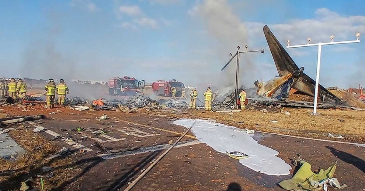 Passengers Rush To Cancel Jeju Air Plane Tickets Following Fatal Crash ...