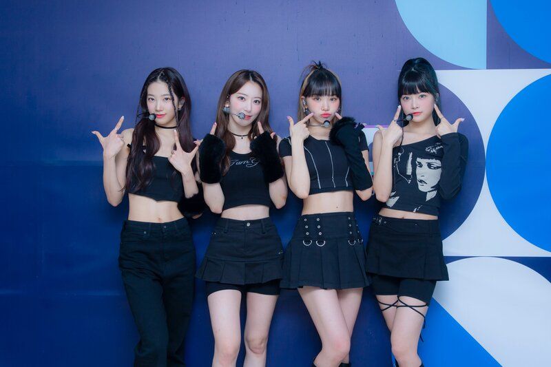 LE SSERAFIM's Yunjin Sat Out Of The Group's Recent Performance, And ...