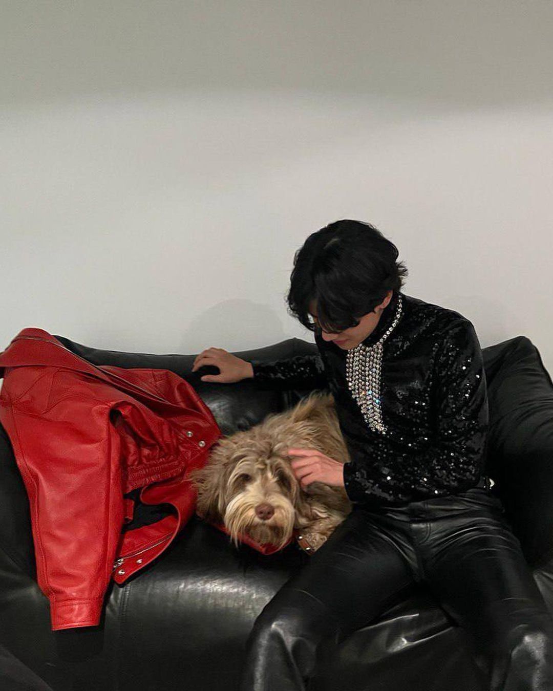 BTS's V Takes ARMY Behind The Scenes Of His Trip To Paris For CELINE's ...