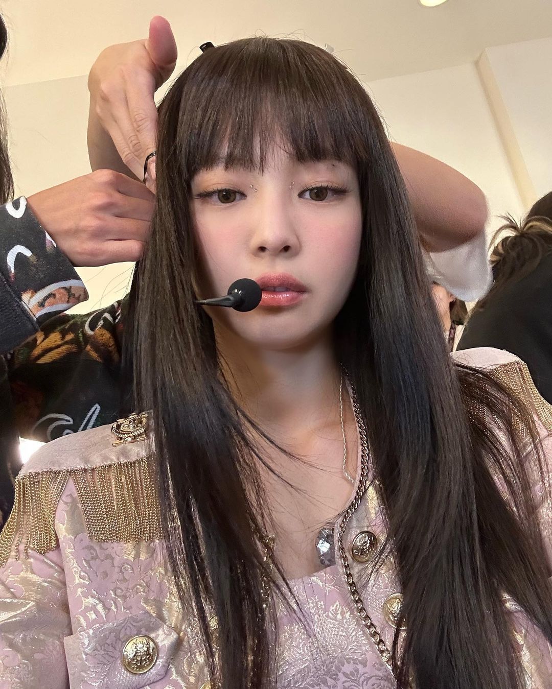 BLACKPINK's Jennie Shocks Netizens With Fake Bangs - And Looks Insanely ...