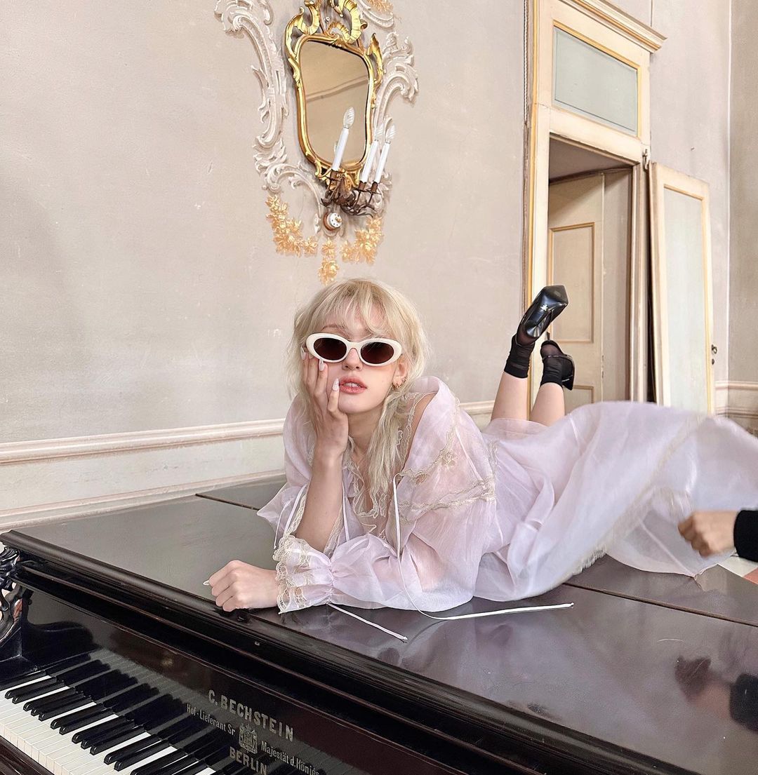 "Two IRL Barbies Meet" Jeon Somi Shocks Netizens By Finally Meeting ...