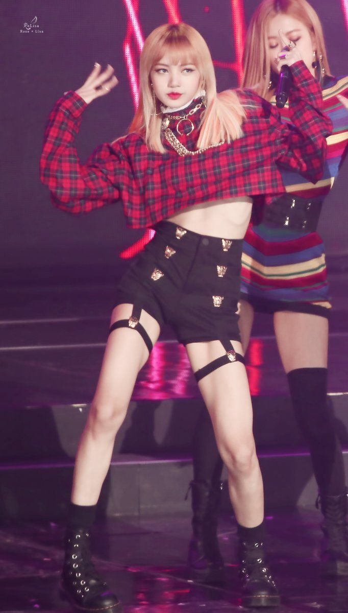 12 Times BLACKPINK's Lisa Slayed In The Prettiest Stage Outfits - Koreaboo