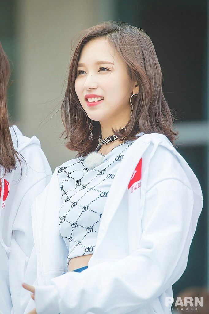 These Are The 25 Most Popular Girl Group Members In Korea Right Now