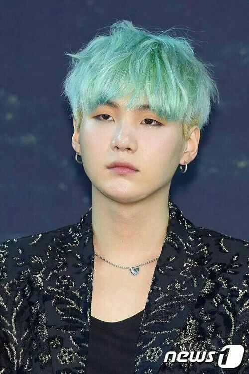 Here Are 10+ Idols Who Totally Rocked Green Hair - Koreaboo