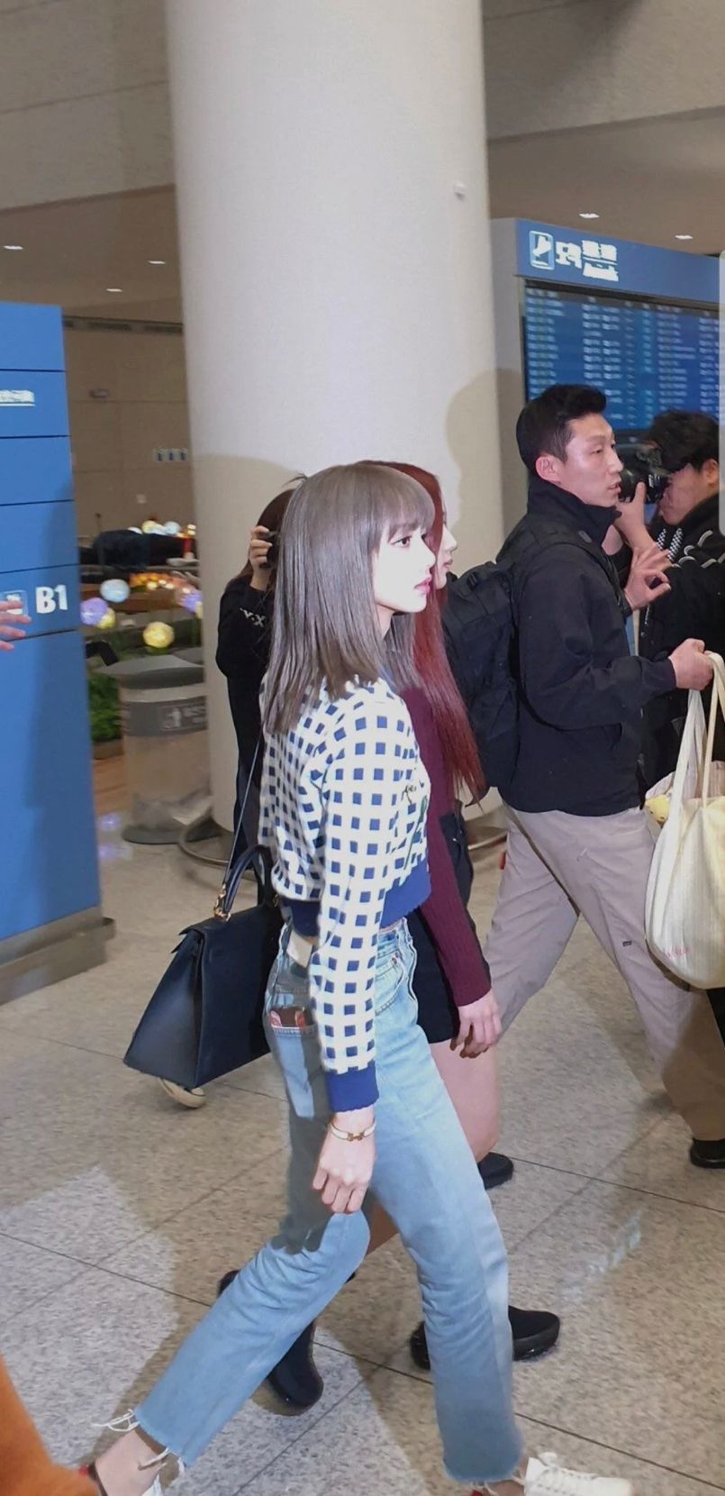 Korean Netizens Are In Absolute Awe At BLACKPINK Lisa's "Real Life ...