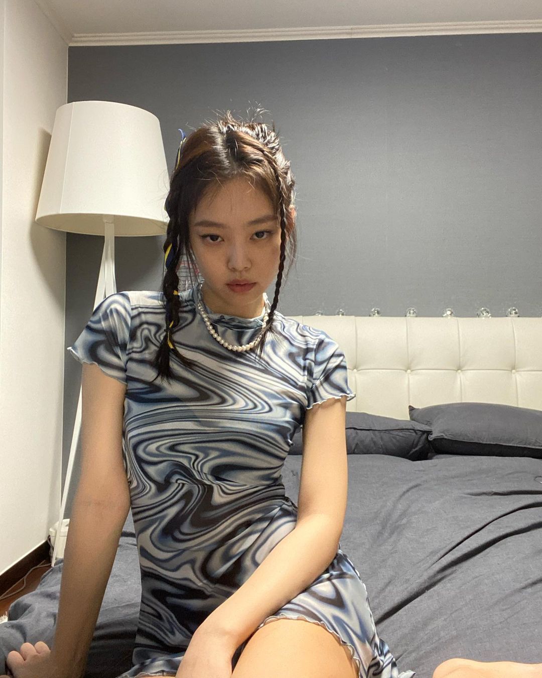 BLACKPINK's Jennie Is Going Viral For The Price Of Her Bed — Has The ...