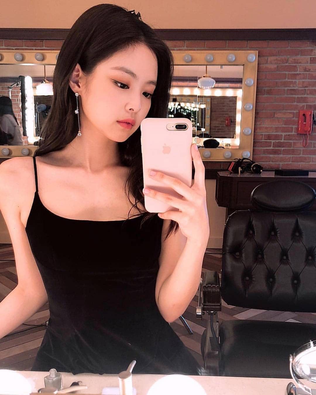 20 Times BLACKPINK's Jennie Posted Mirror Selfies Proving She's The ...