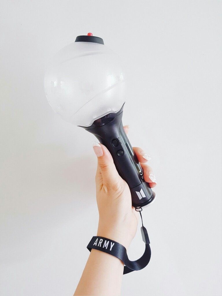 10 Of The Most Beautiful Lightsticks Of K-Pop Groups