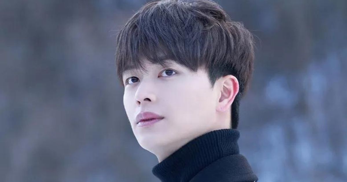 BTOB's Yook Sungjae Returns To Twitter To Call Out A Stalker Selling His Phone Number - Koreaboo