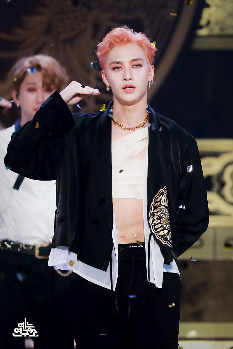 9 Times Stray Kids' Bang Chan Showed Off His Abs In A Crop Top - Koreaboo