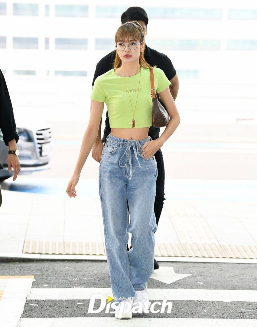 10+ Times BLACKPINK's Lisa Taught Us How To Style Baggy And Wide-Leg ...