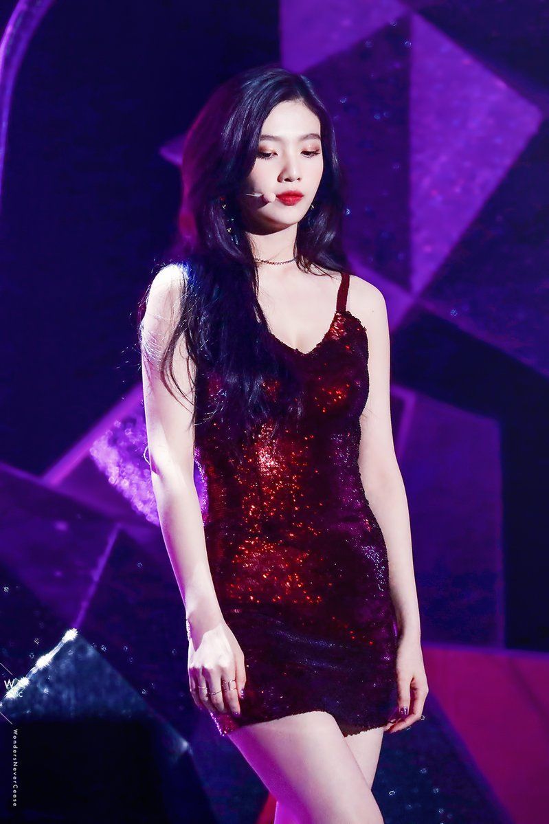 10+ Female Idols Who Wore Jaw-Droppingly Beautiful Stage Outfits - Koreaboo