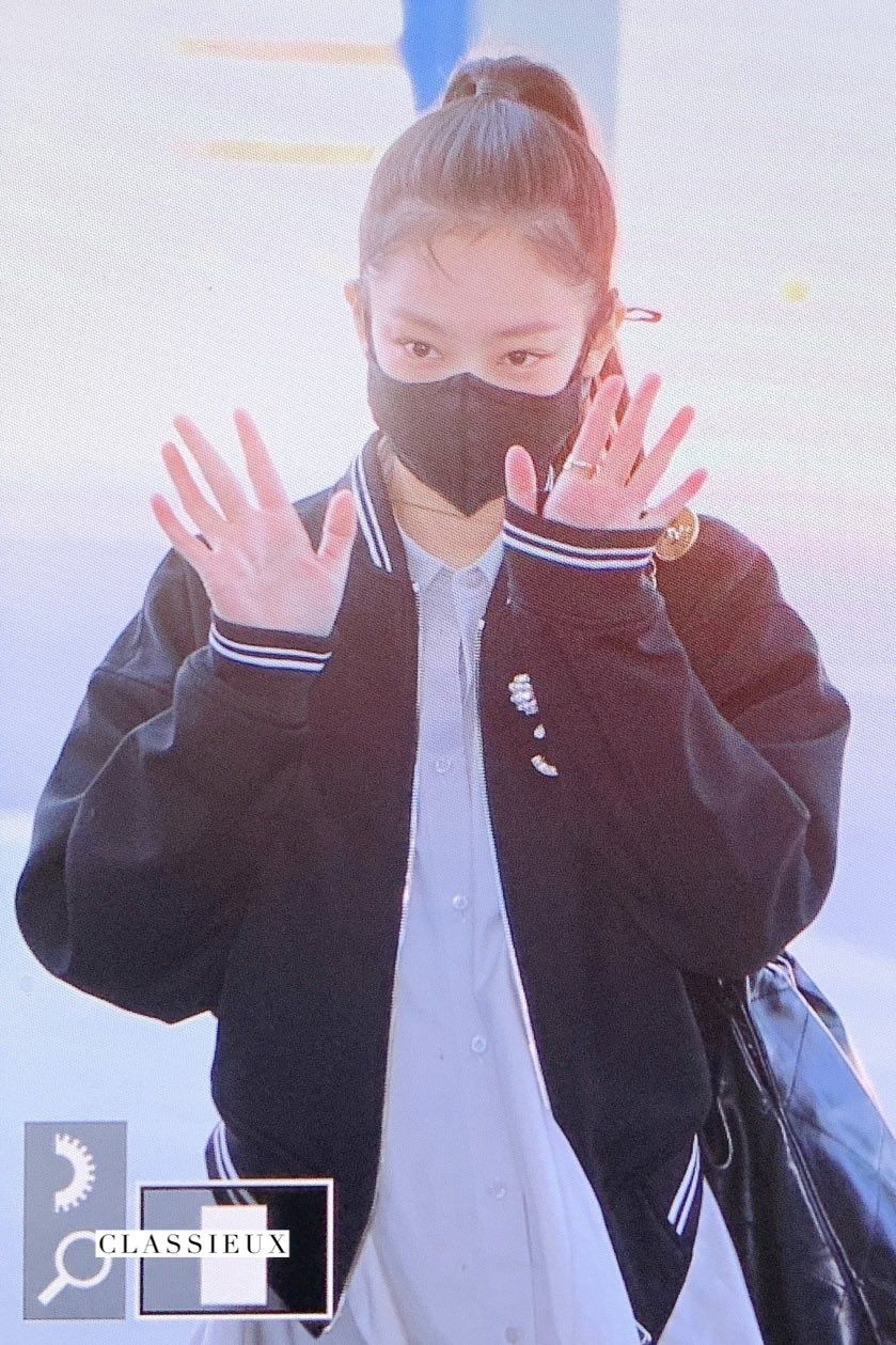 BLACKPINK's Jennie Stuns Fans With Her Gorgeous Real Life Visuals On ...