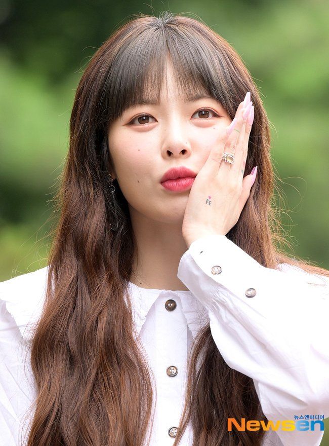 HyunA Looks Completely Different With Soft, Korean Style Makeup And ...