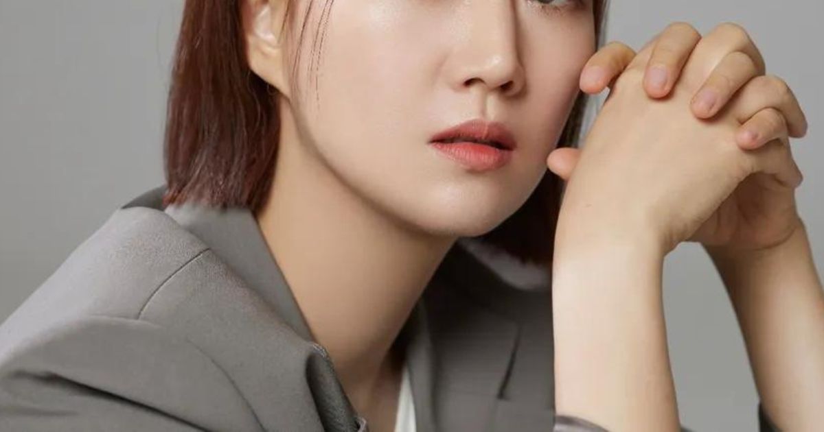 Popular Korean Singer Immediately Takes Down Her Newly Released Song ...