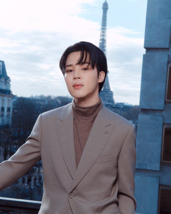 Photos From BTS Jimin’s Luxurious Paris Hotel Show His Worldwide ...