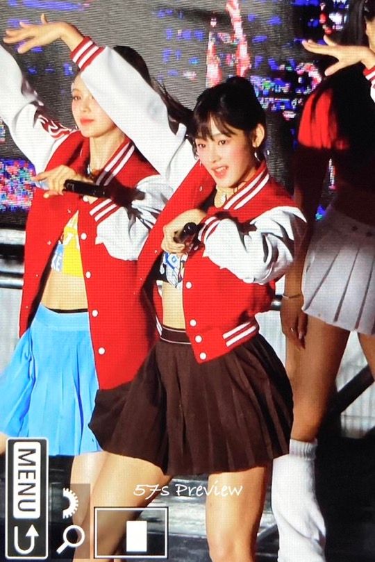 NewJeans’ Minji Shocks Fans By Talking About Her Brother Onstage - Koreaboo