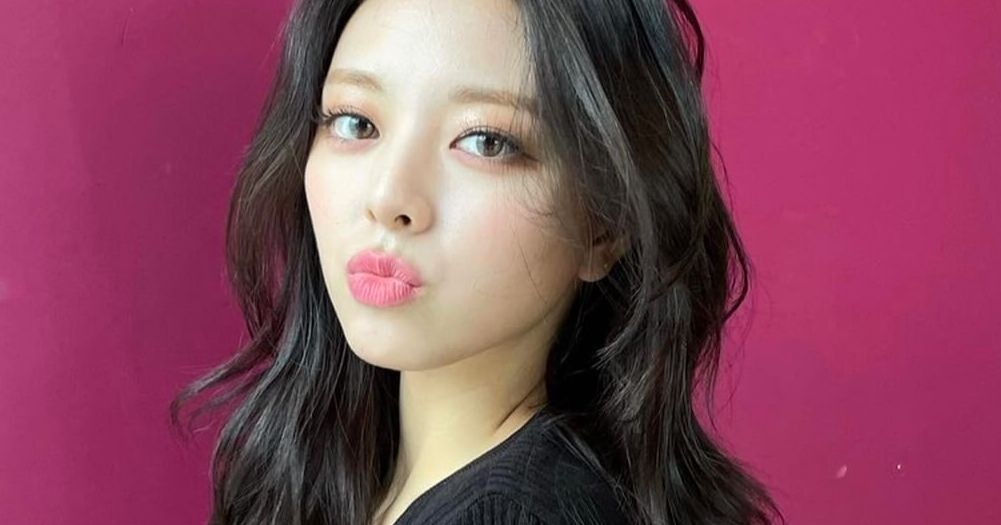ITZY's Yuna Proved She Looks Cute In Anything... Even As A Clown - Koreaboo