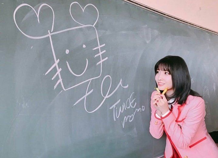 13 Of The Most Artistic Autographs In K-Pop