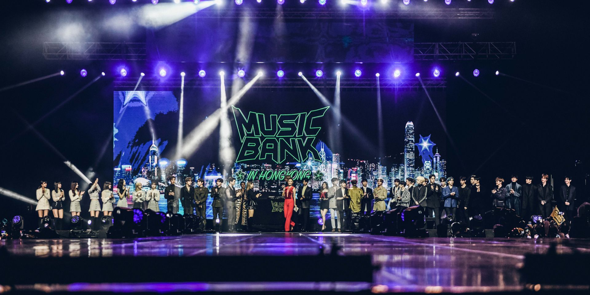 TWICE, SEVENTEEN, And More Rock The Stage At "Music Bank In Hong Kong ...