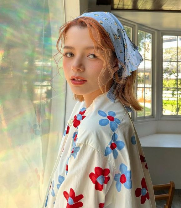 BLACKPINK's Lisa And Thai Actress Becky Armstrong Wore The Same Outfit ...