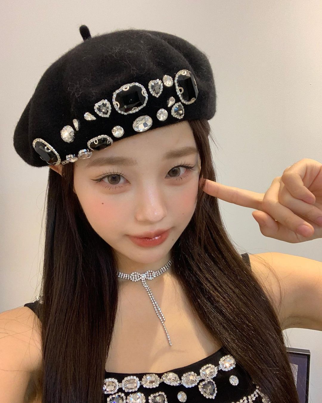 An Influencer Is Going Viral For Her Uncanny Resemblance To IVE's Jang ...