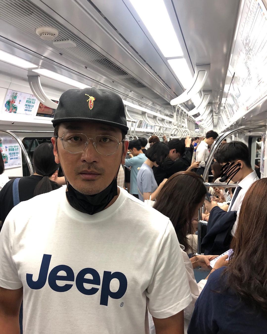 The One Time A Top Korean Actor Took The Subway Without A Mask On — But ...