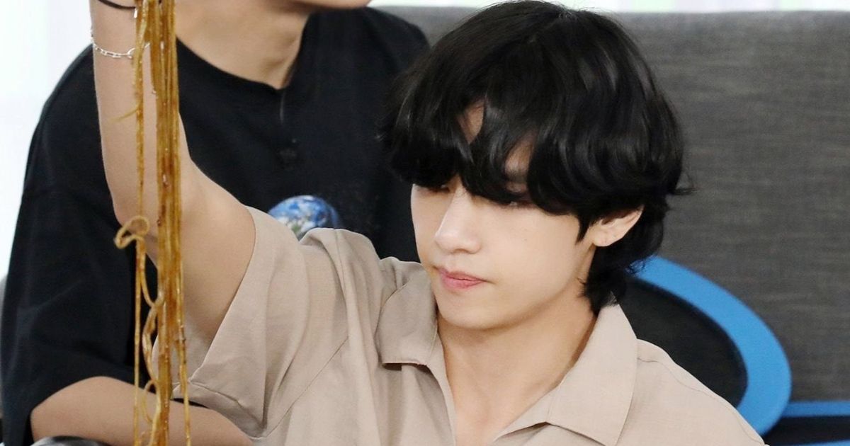 BTS's V Once Revealed The Incident That Made Him Stop Cooking - Koreaboo