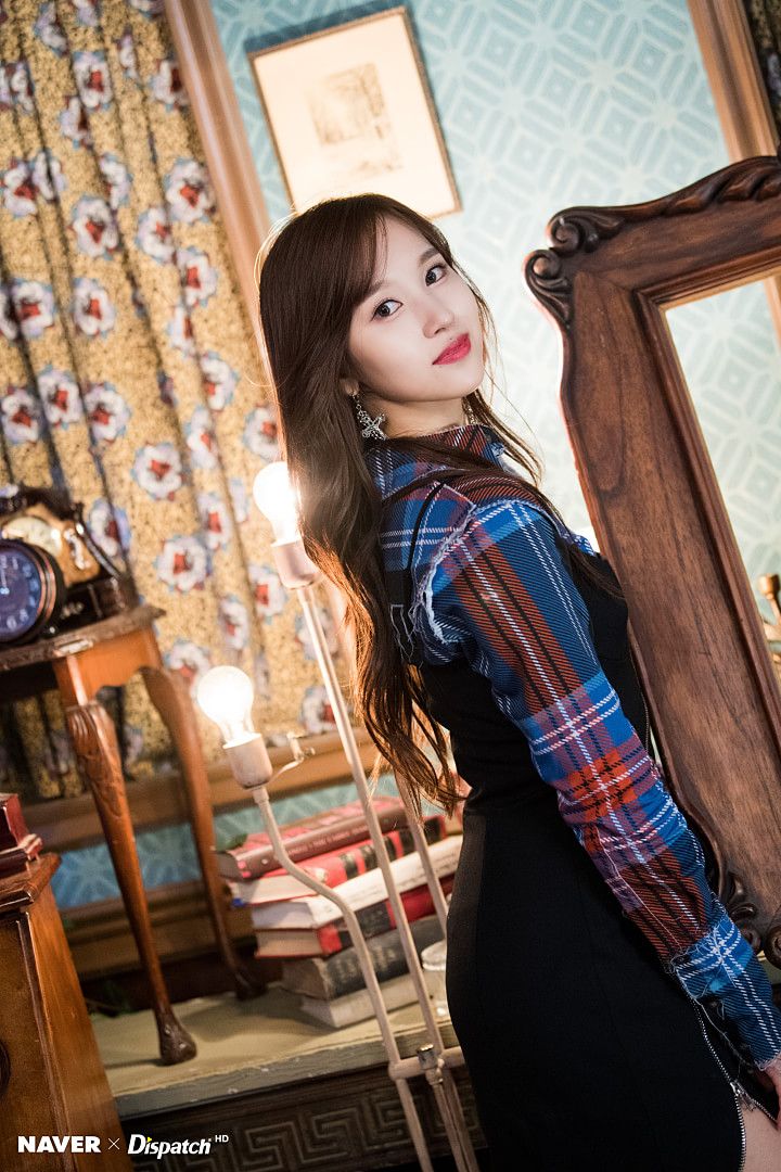 Here's What Each TWICE Member's Favorite Colors Say About Them - Koreaboo