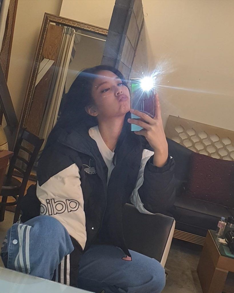 20 Times BLACKPINK's Jennie Posted Mirror Selfies Proving She's The ...