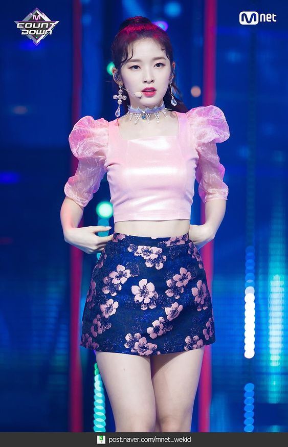 10+ Times Oh My Girl's Arin Showed Off Her Tiny Ant-Waist - Koreaboo