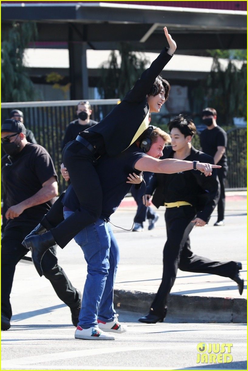 Here Are 20+ HD Photos Of BTS During James Corden's "Crosswalk Concert ...