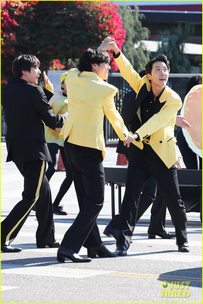 Here Are 20+ HD Photos Of BTS During James Corden's "Crosswalk Concert ...