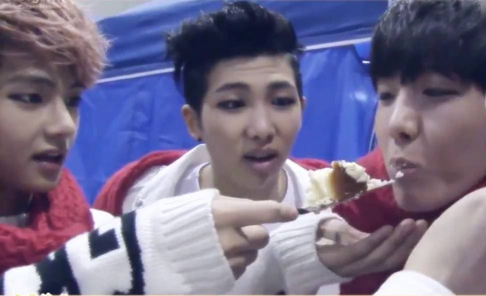 10 Lovable GIFs Of BTS Feeding Each Other You Need To See Right Now ...