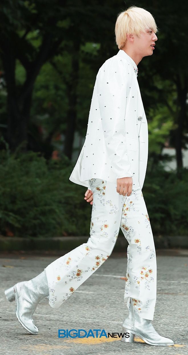 BigHit Reveals The Reason Behind BTS Jin's Spectacular Outfit For ...