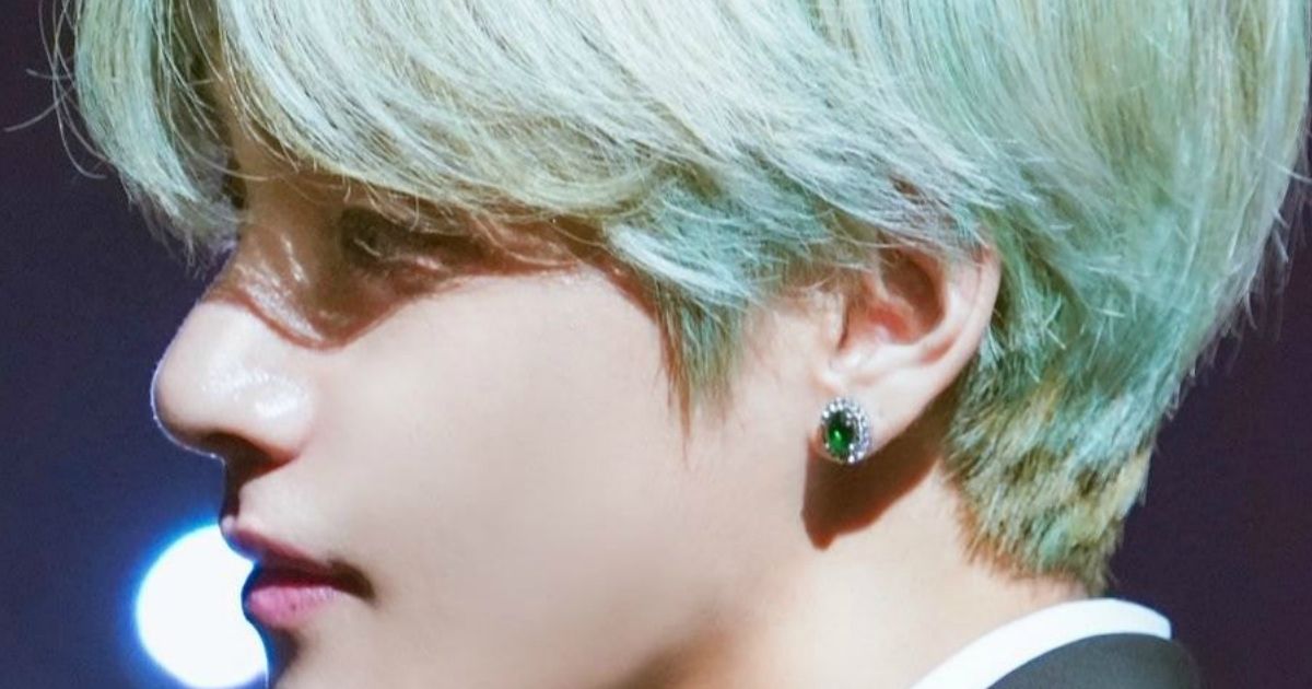 Not Even Colorful Accessories Can Hide How Gorgeous BTS V's Face Is ...