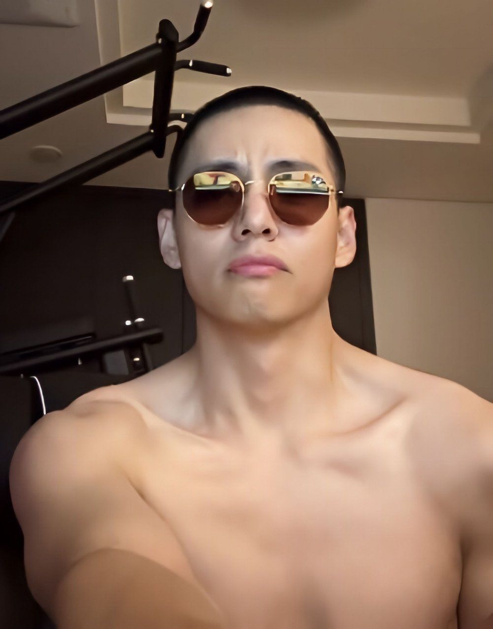 BTS V's Shaved Head Shape Shocks Korean Netizens - Koreaboo