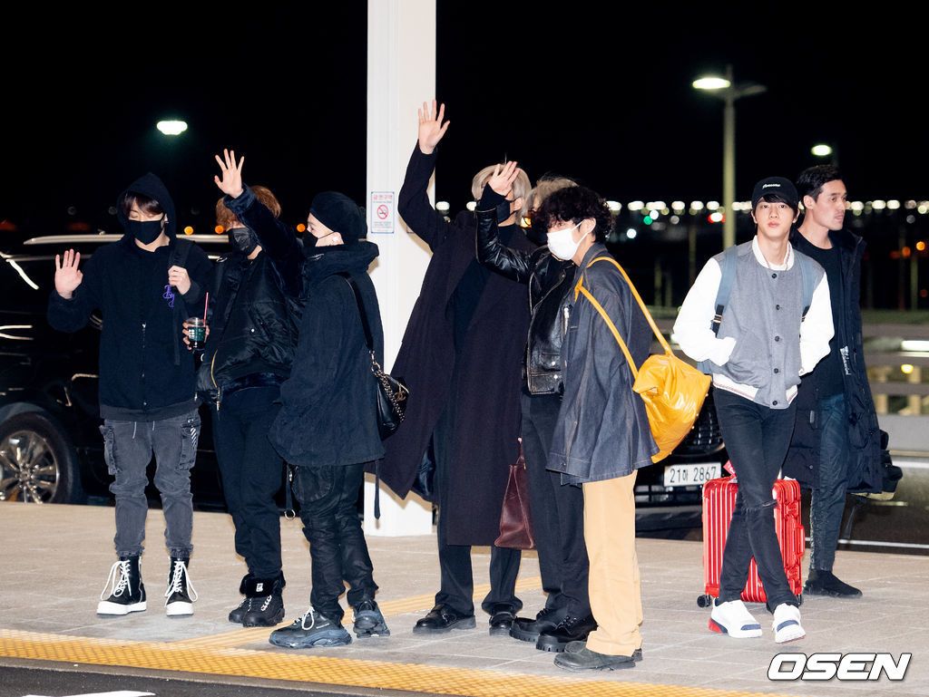 BTS Jimin's Cheeky Reaction To A Question Made This Reporter Panic ...