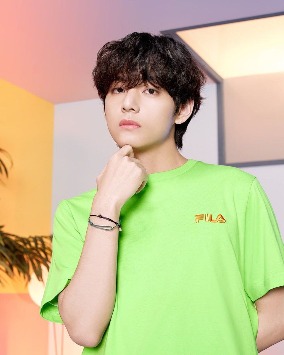 These 30+ Pics Prove BTS's V Looks Breathtaking In Every Color Of The ...