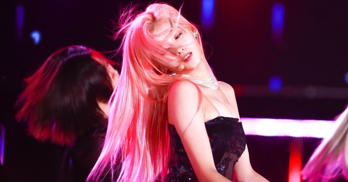 7 Female Idols Who Transform Into Charismatic Goddesses The Moment They ...