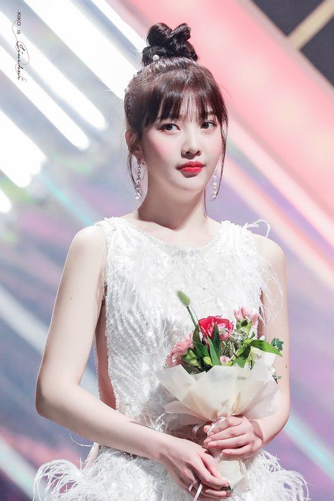 Red Velvet's Joy Gains Attention For Her Visuals In The White Dress At ...