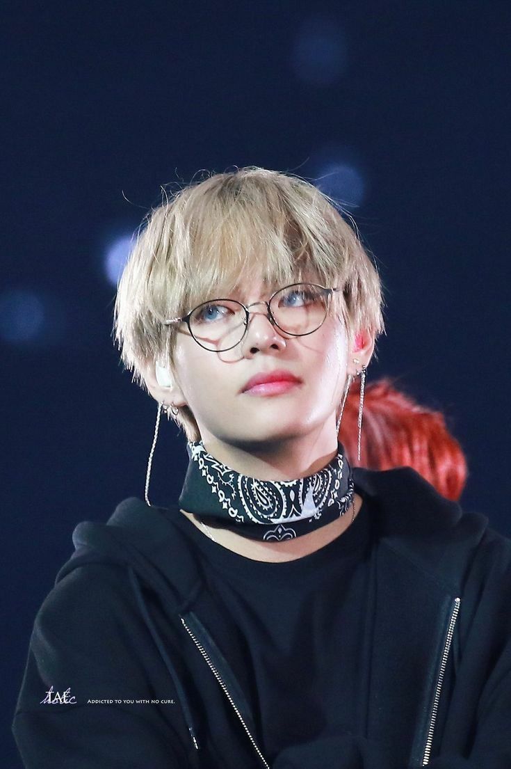 10+ Times BTS's V Served Swoonworthy Visuals In Glasses - Koreaboo