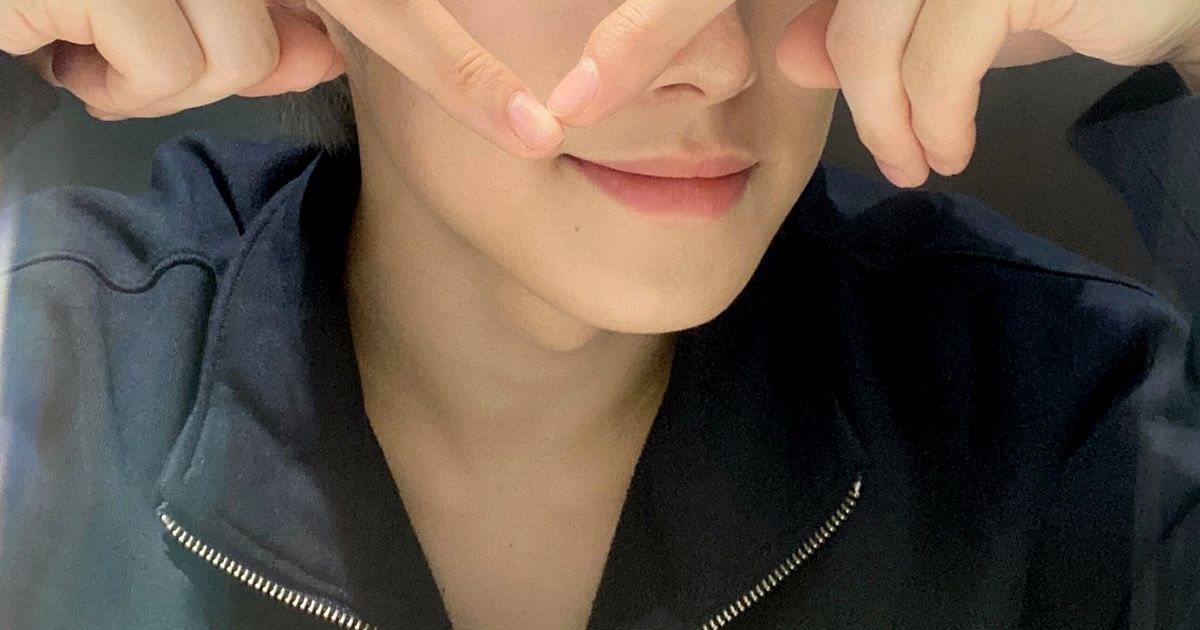 A Rookie Idol Learned Sign Language Just To Speak With Fans - Koreaboo