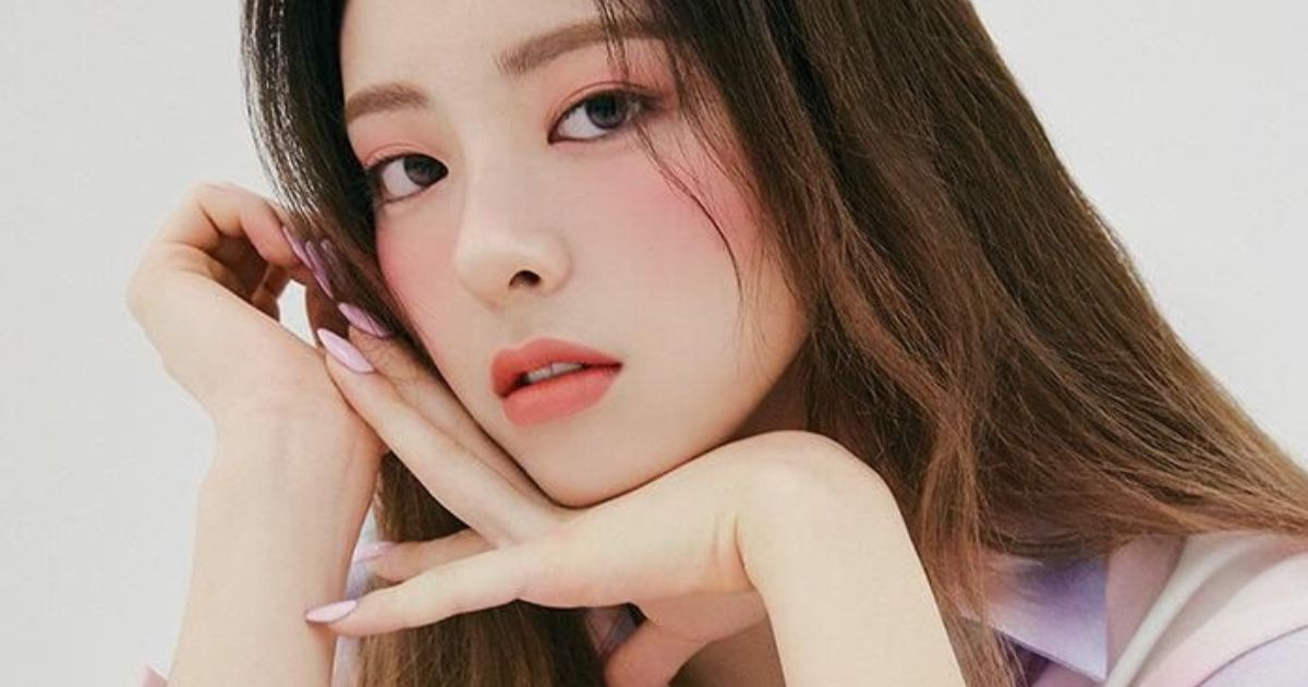 Fans Are Concerned After ITZY's Yuna Misses Schedule Due To Health ...